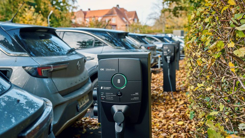 OK bliver operatør for ladestandere i østjysk kommune
