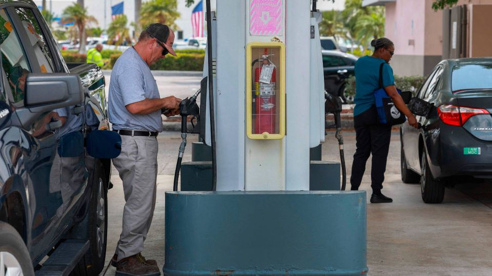 Oliepriserne stiger på langsommere amerikansk inflation og stærk ...