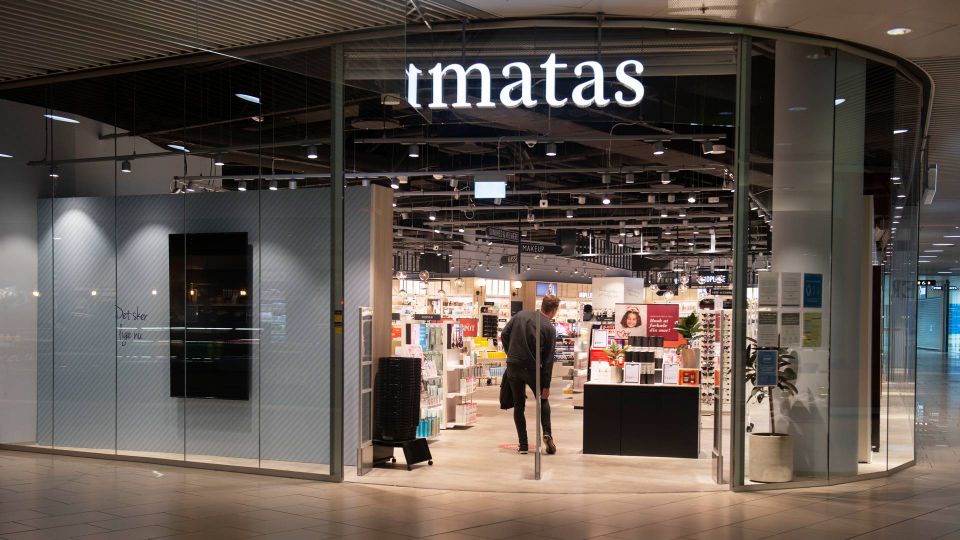 Kicks-eier Matas dropper bruk av AI-genererte modeller