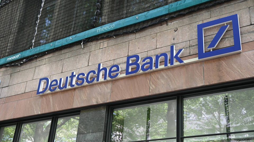 Deuba-Hauptversammlung: Lob für Sewing, Fragen zur Privatkundenbank