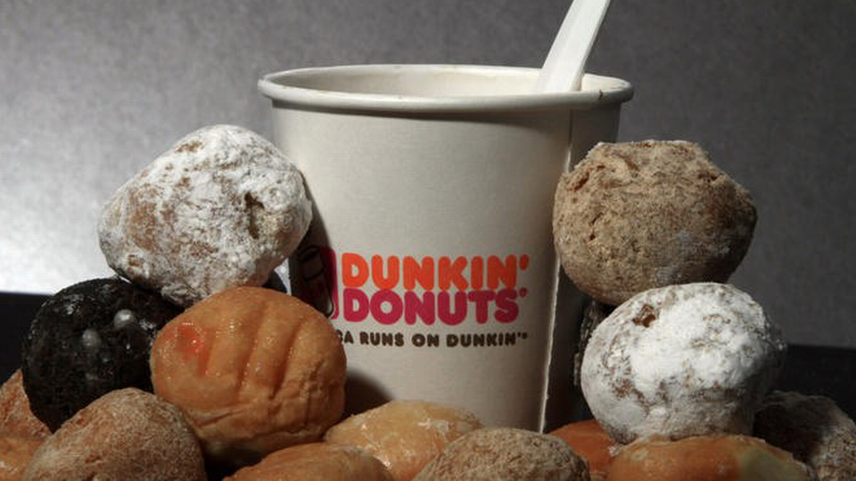 Dunkin' Donuts dropper donutten i sit navn