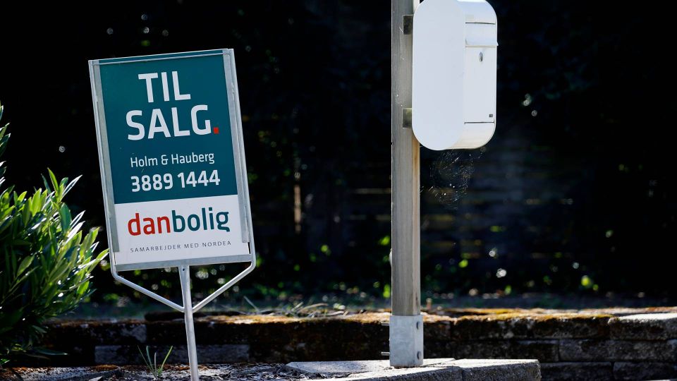 Flere og flere sætter et til salg-skilt på huset