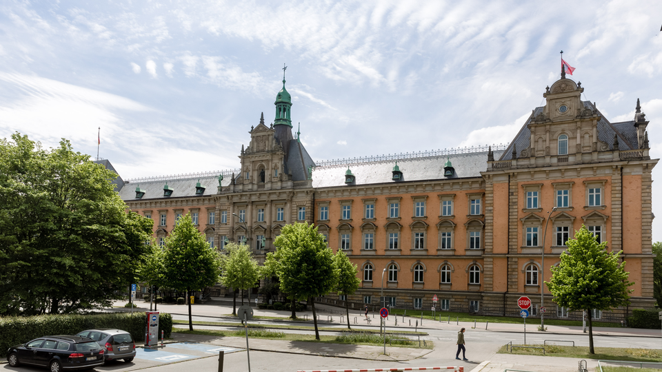 M.M.Warburg & CO klagt gegen Ex-Berater wegen der Cum-Ex-Geschäfte