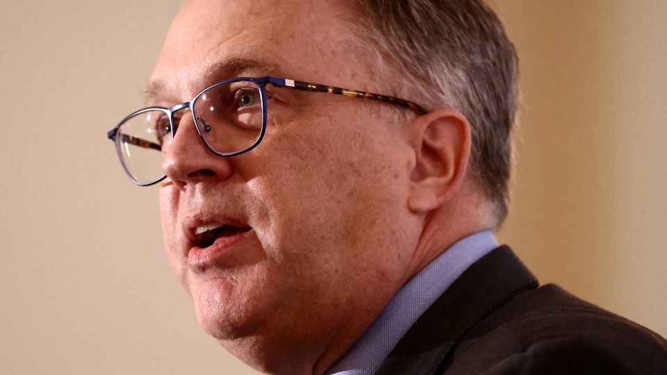 New Yorks centralbankchef venter mere neutral rente