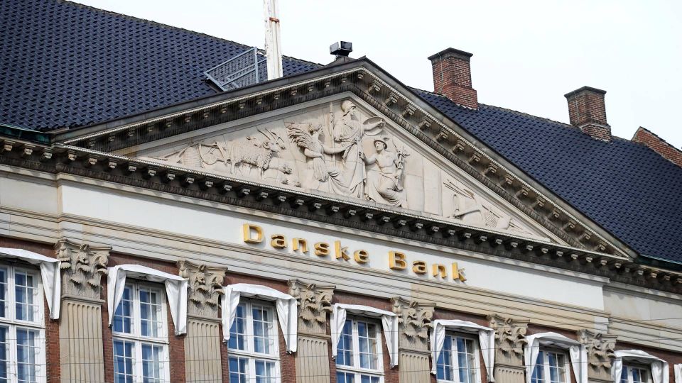 Store pensionskasser har købt op i Danske Bank og Jyske Bank