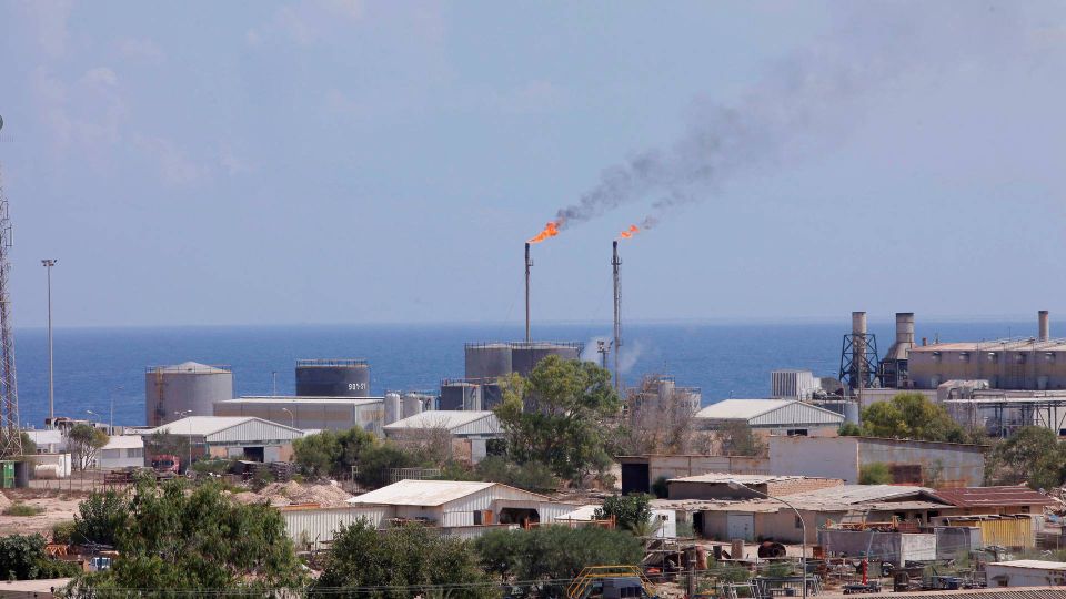 Libya’s major oil field fully halted as tensions resurface
