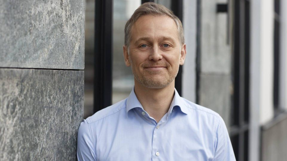 Christian M. Ingerslev stopper og varsler afskedigelser efter salg