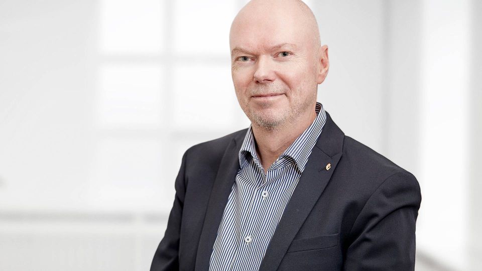 Øget konkurrence på hjemmebanen preller af på Lollands Bank