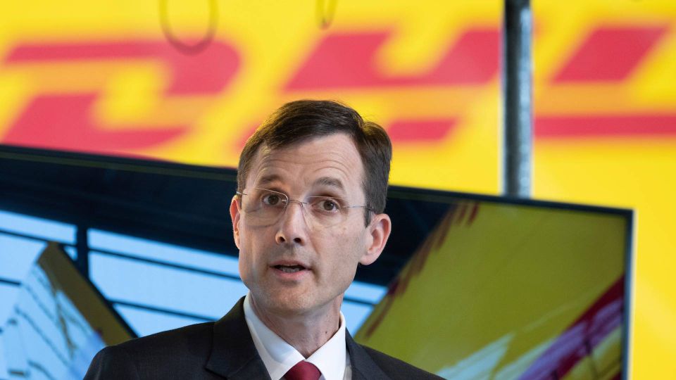 DHL boss wants to catch up with DSV in the long run