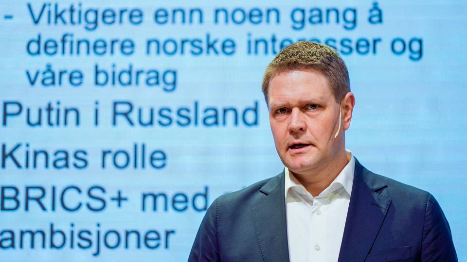 Norsk Industri vil blidgjøre EU og innføre omstridte direktiver – roser Støre og Aasland