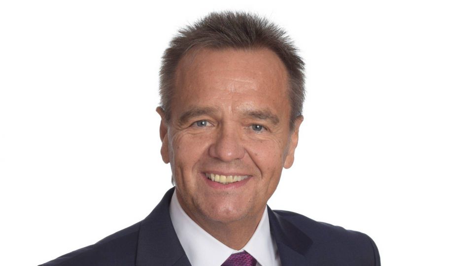Hans Wöll steigt in den Olymp auf