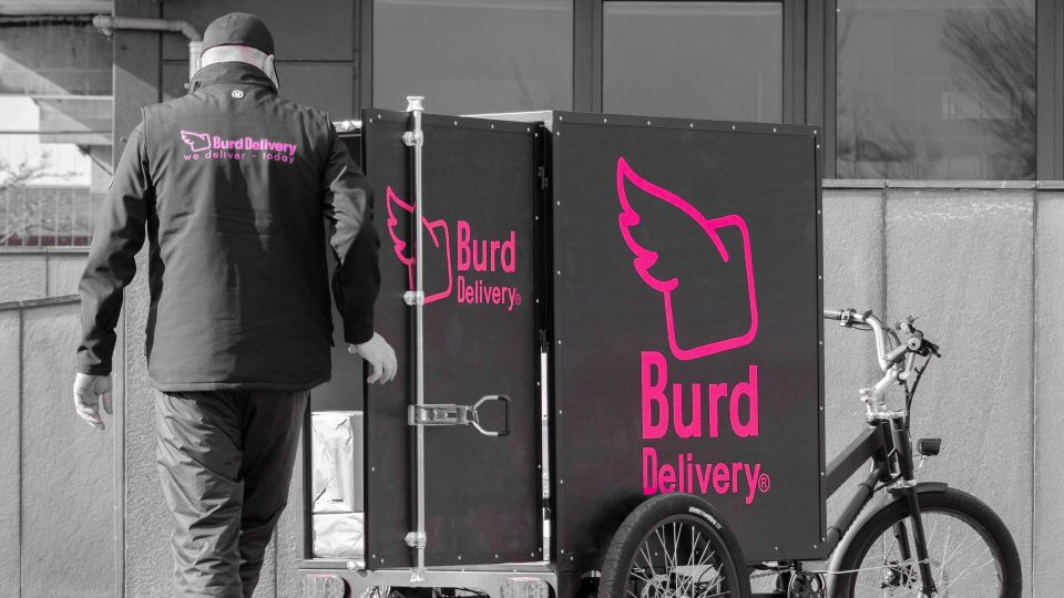 Eksprestjenesten Burd melder om sorte tal efter hård opstart