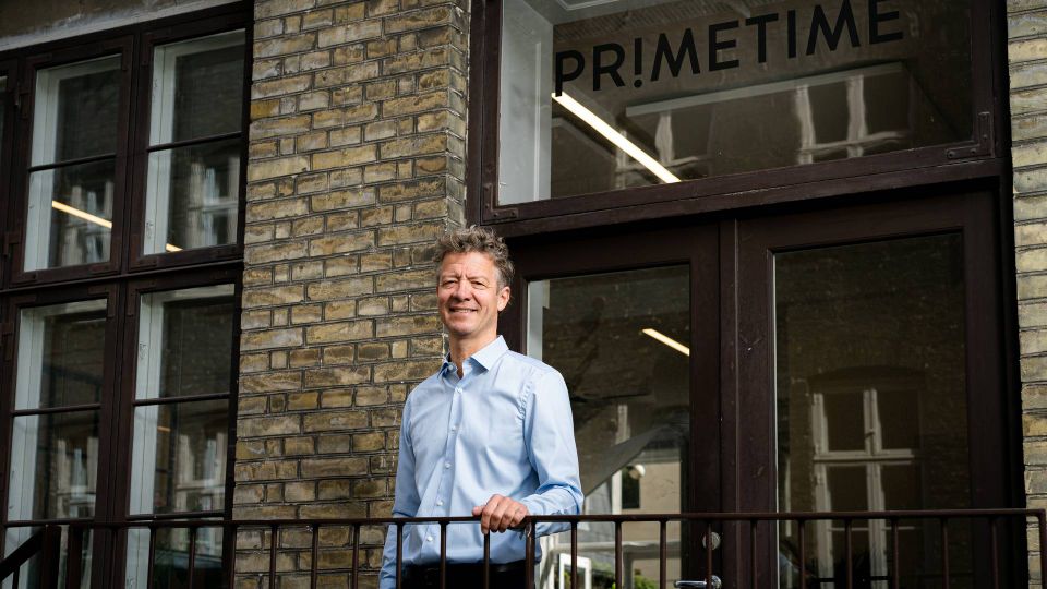 Lav tillid til virksomheder bider sig fast, viser global undersøgelse