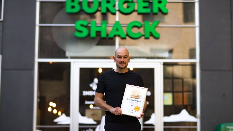 DiningSix sælger Burger Shack til direktør
