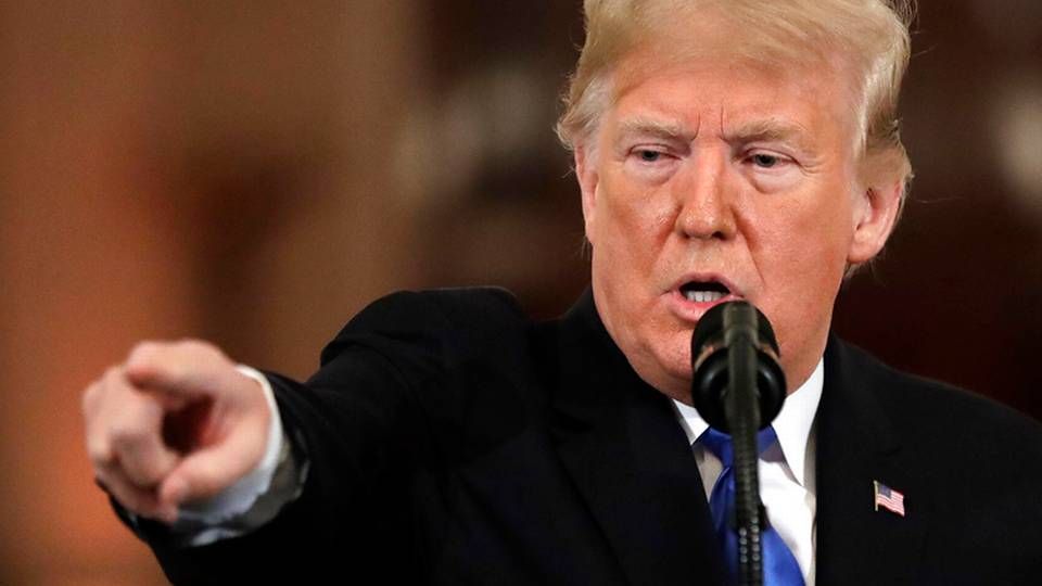 Trump sticks with plans to raise tariffs by new year