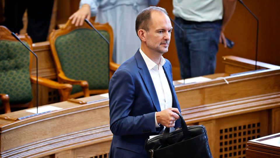 Regeringen vil begrænse fradragsret for lønforsikringer