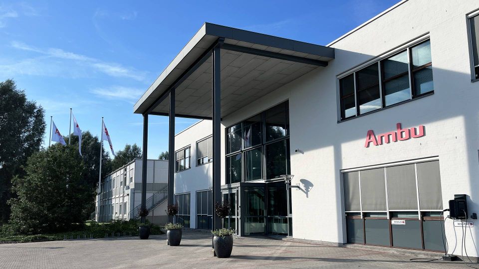 Ambu lukker russisk selskab