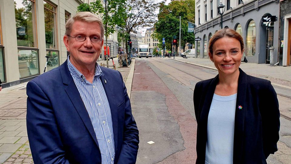 Kreftforeningens styreleder trekker seg