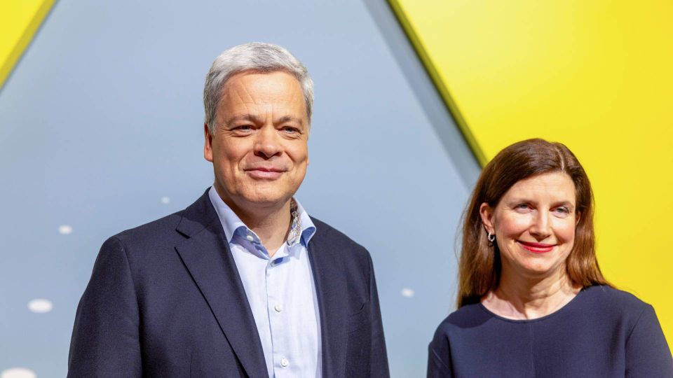 Bettina Orlopp kassiert weniger als Manfred Knof – noch