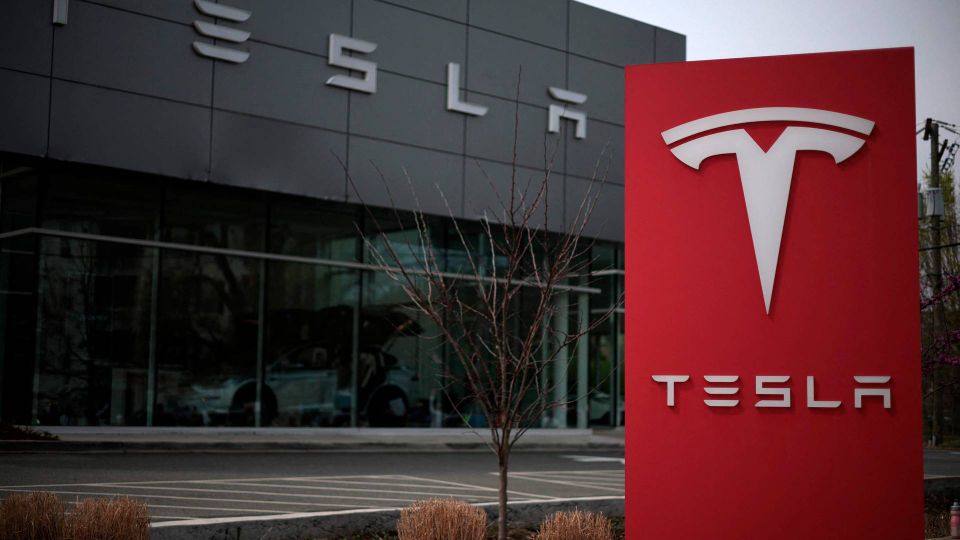 Svensk pensionsselskab sælger alle sine Tesla-aktier