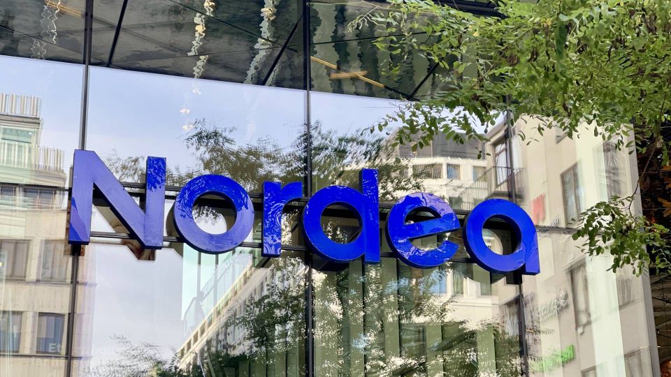 Danske Bank norpar tre chefer från Nordea