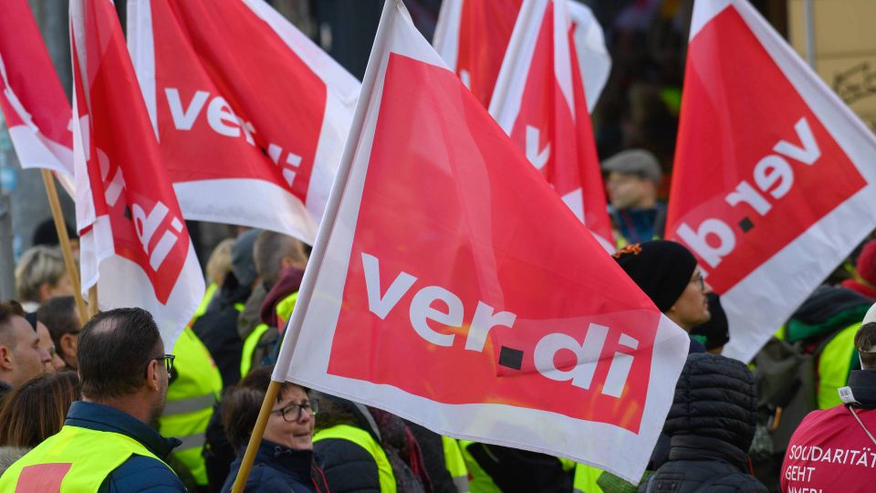 Verdi setzt Proteste gegen Schließung von Postbank-Filialen fort