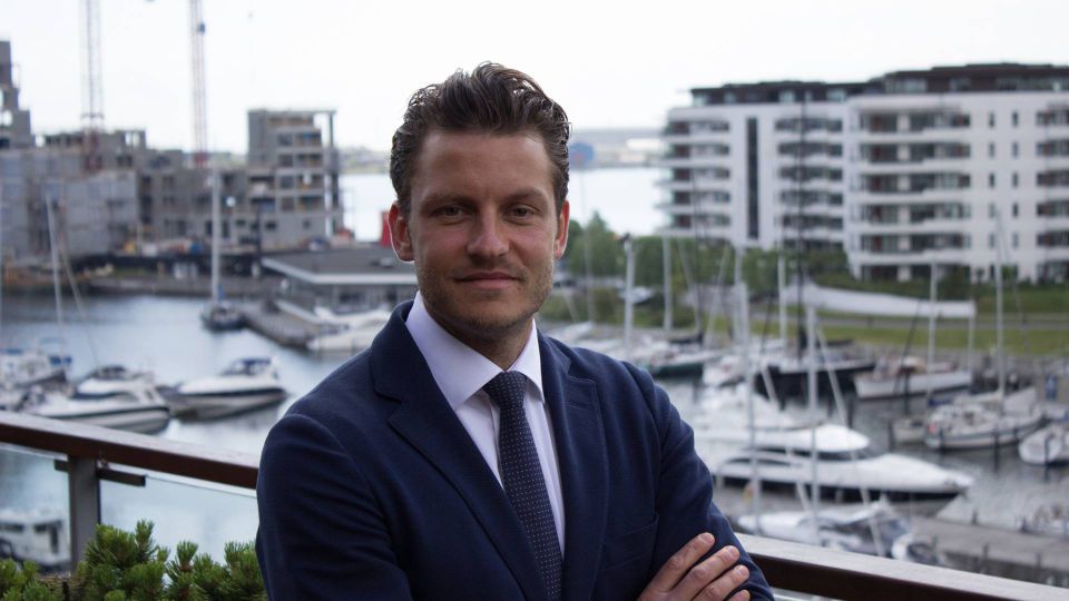Lightship buys stake in London-based Braemar