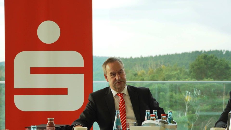 Zuschreibungen und Kernkapitalquote überzeugen besonders ...