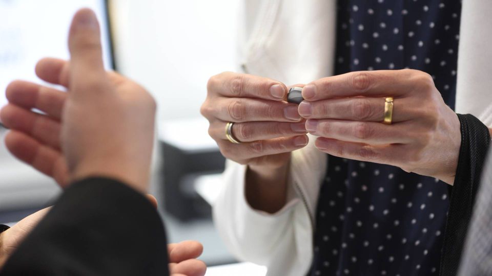 Demant mister en smule fodfæste blandt amerikanske veteraner - GN øger en anelse