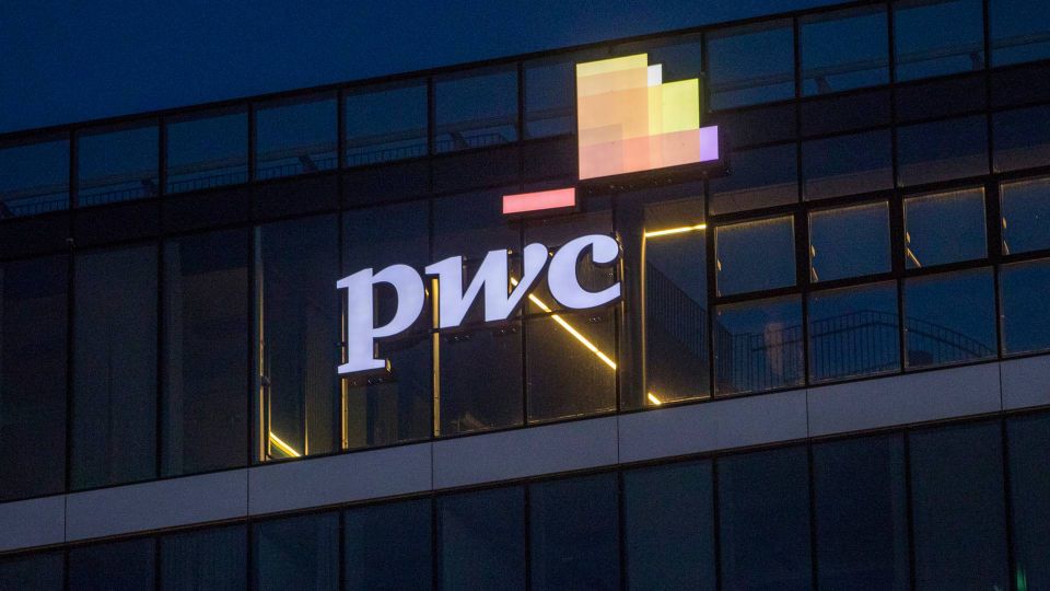 PwC i Storbritannia kutter stillinger etter kraftig fall i vekst