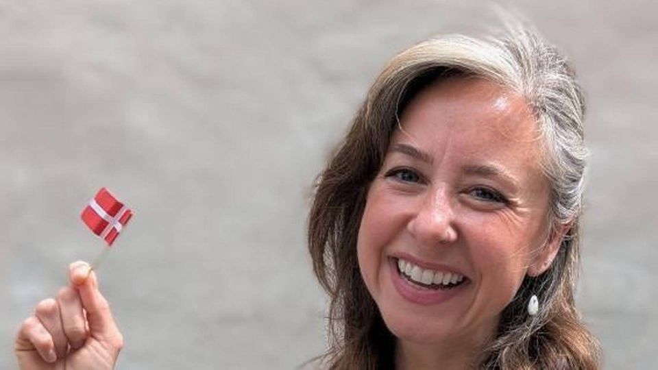 Den næsten danske dame om det dejlige danske sprog