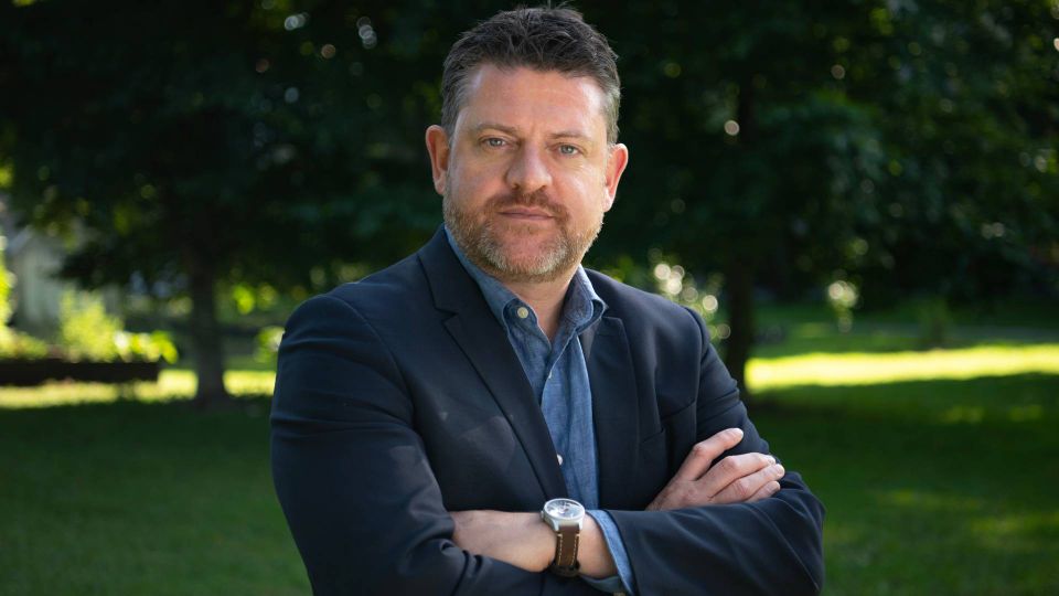 Mills hever seg – men venter hard kamp i 2025