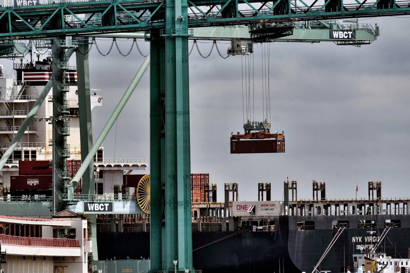 Havnen i Los Angeles kæmper med at få containere tilbage