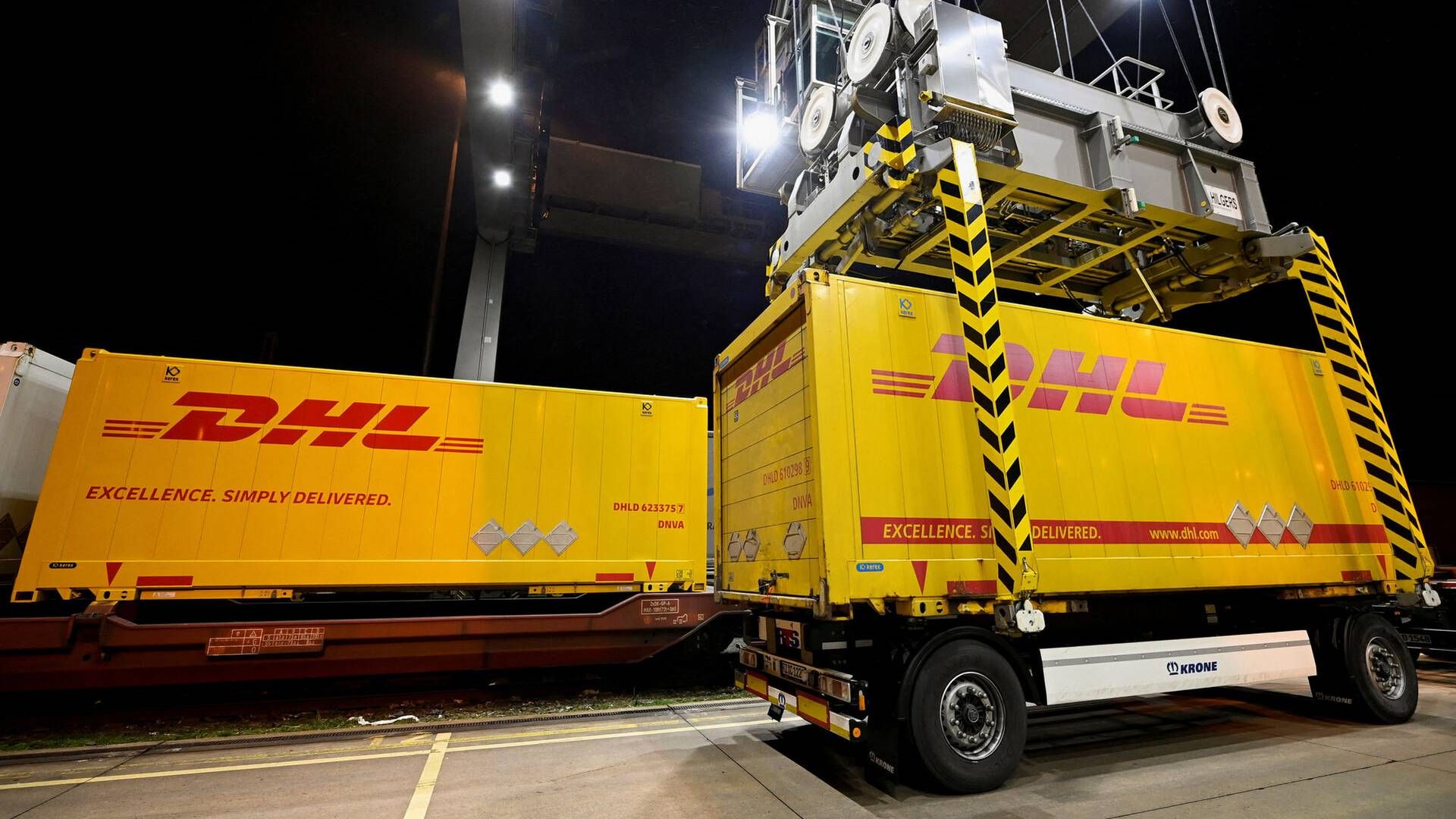 Major logistics companies continue to send freight via Russia