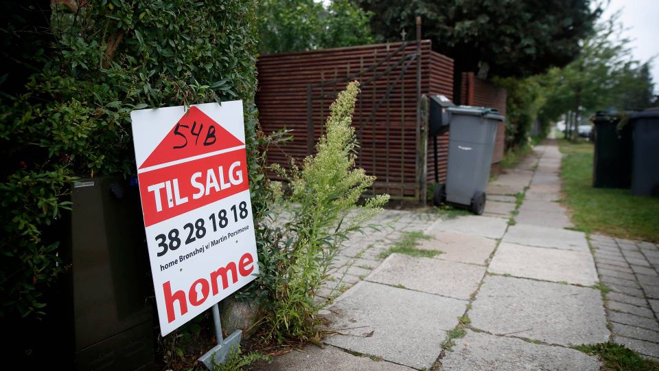 Foråret bringer igen flere huse med til salg-skilte