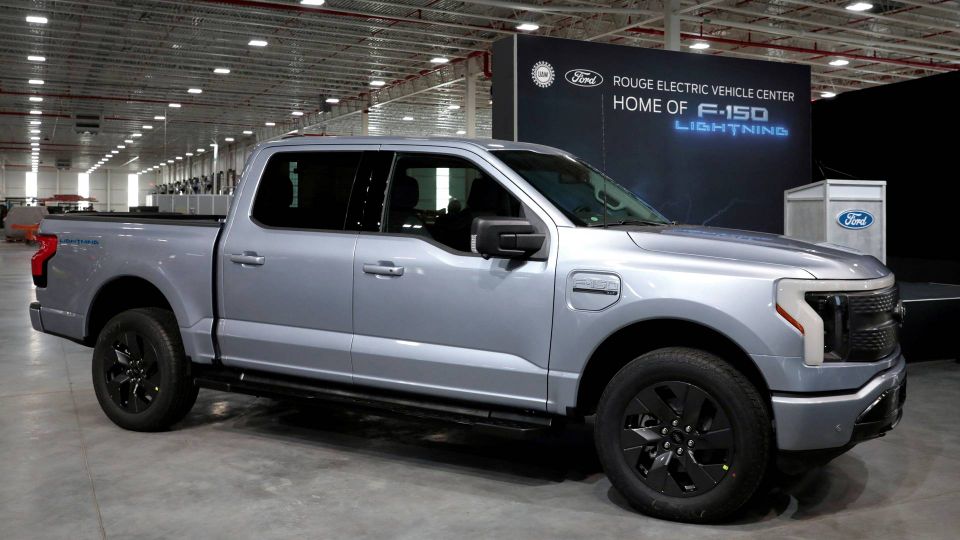 Ford deler forretningen op i elektrisk og konventionel afdeling