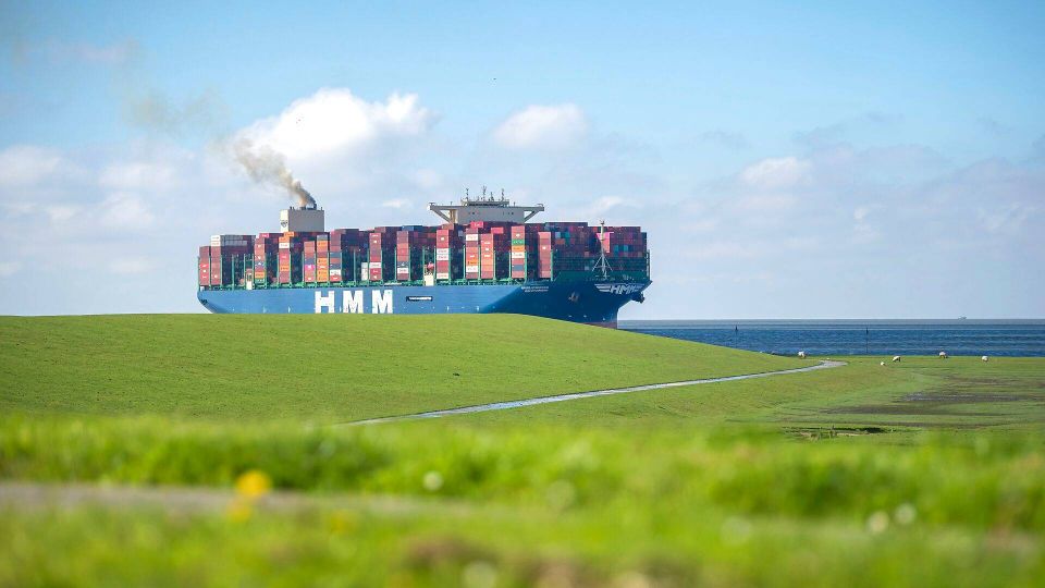 Box vessels avoid Suez Canal heading south of Africa instead