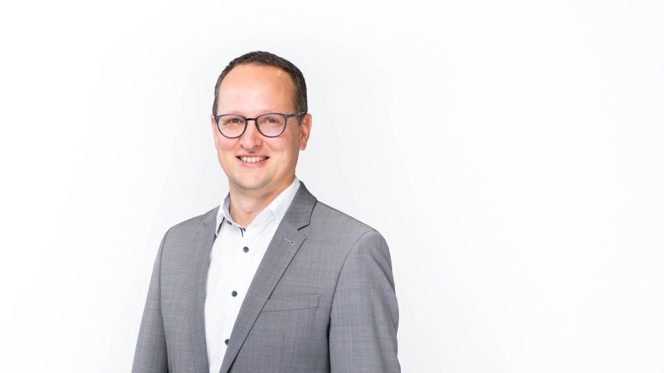 Simon Werner steigt bei der Sparkasse Ulm auf