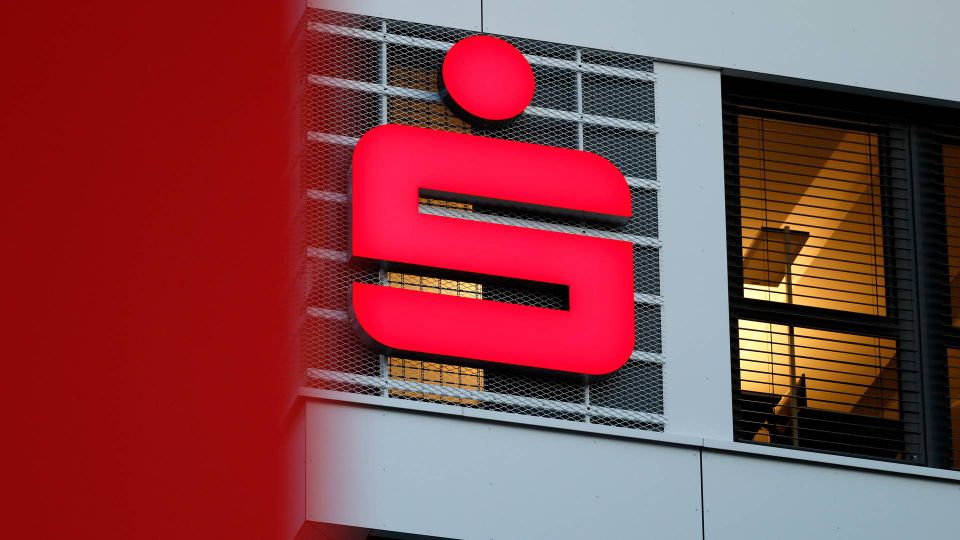 Frischer Wind am Bankschalter: Sparkassen holen Quereinsteiger aus ...